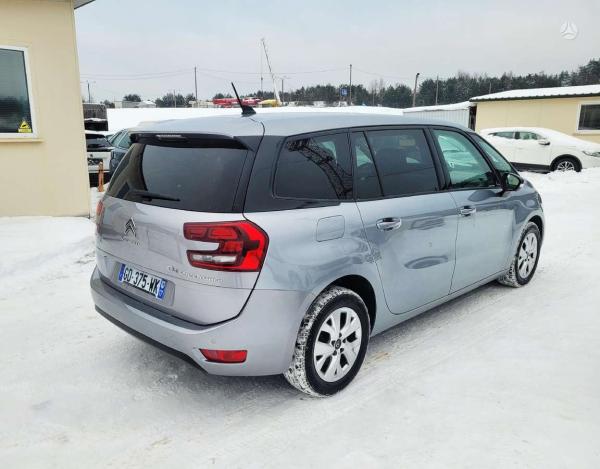 Grey Citroen Grand C4 SpaceToure 2021 in Vilnius, with an engine capacity of 1.50 L and mileage of 179 thousand km for 10769 €, photo 3 on AUTOMOTO.COM.LV