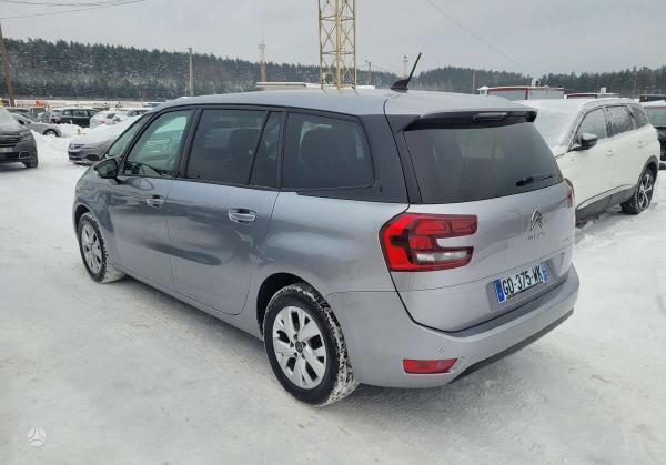 Grey Citroen Grand C4 SpaceToure 2021 in Vilnius, with an engine capacity of 1.50 L and mileage of 179 thousand km for 10769 €, photo 4 on AUTOMOTO.COM.LV