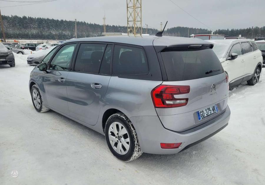 Grey Citroen Grand C4 SpaceToure 2021 in Vilnius, with an engine capacity of 1.50 L and mileage of 179 thousand km for 10769 €, photo 4 on AUTOMOTO.COM.LV