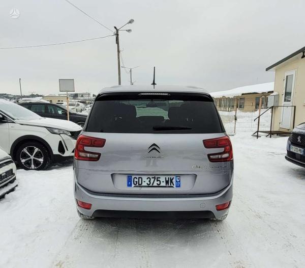 Grey Citroen Grand C4 SpaceToure 2021 in Vilnius, with an engine capacity of 1.50 L and mileage of 179 thousand km for 10769 €, photo 8 on AUTOMOTO.COM.LV