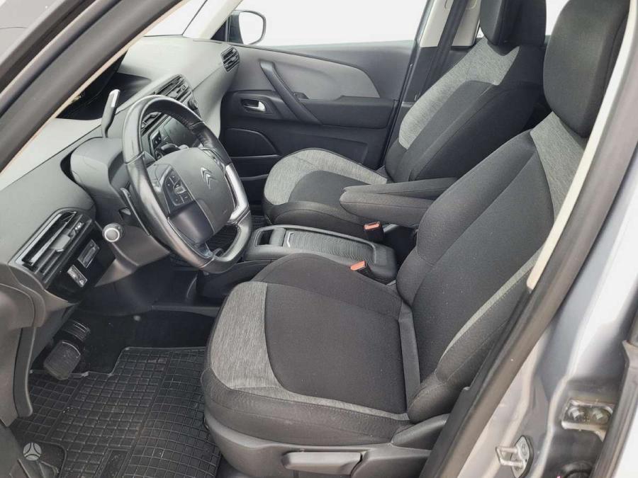 Grey Citroen Grand C4 SpaceToure 2021 in Vilnius, with an engine capacity of 1.50 L and mileage of 179 thousand km for 10769 €, photo 11 on AUTOMOTO.COM.LV