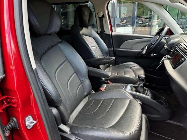 Sarkans Citroen Grand C4 SpaceToure 2019 Kauņa, ar dzinēja tilpumu 1.20 L un nobraukumu 151 tūkst. km par 8900 €, foto 7 vietnē AUTOMOTO.COM.LV