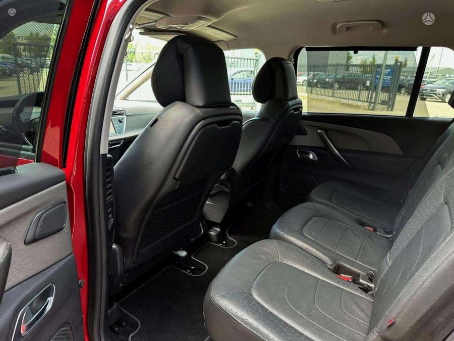 Sarkans Citroen Grand C4 SpaceToure 2019 Kauņa, ar dzinēja tilpumu 1.20 L un nobraukumu 151 tūkst. km par 8900 €, foto 14 vietnē AUTOMOTO.COM.LV