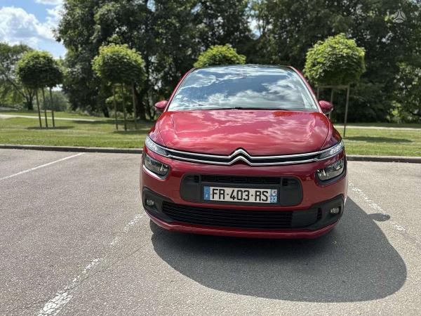 Red Citroen Grand C4 SpaceToure 2020 in Taurage, with an engine capacity of 1.50 L and mileage of 139 thousand km for 6900 €, photo 2 on AUTOMOTO.COM.LV