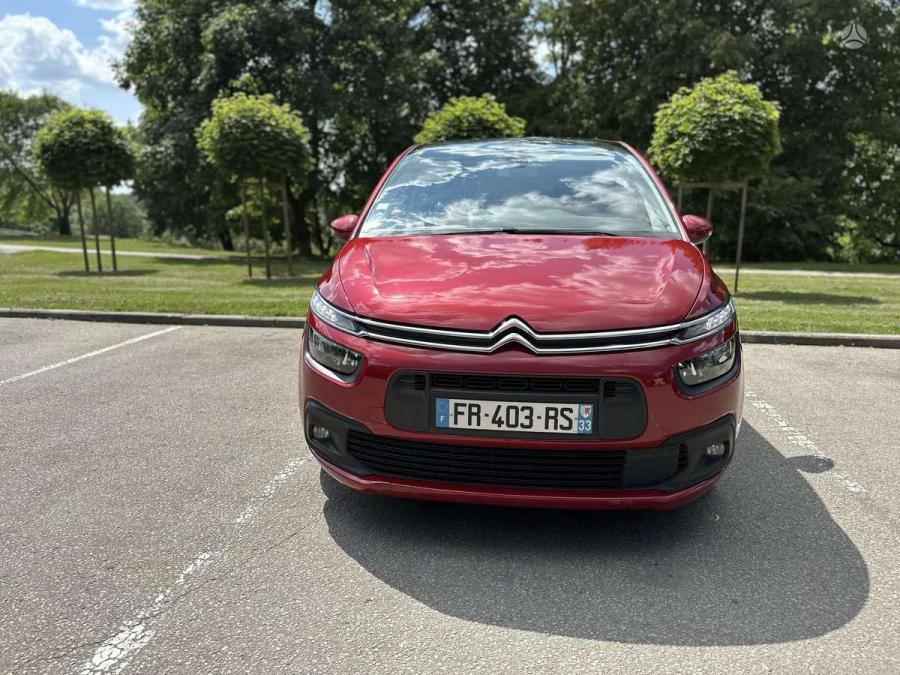 Red Citroen Grand C4 SpaceToure 2020 in Taurage, with an engine capacity of 1.50 L and mileage of 139 thousand km for 6900 €, photo 3 on AUTOMOTO.COM.LV