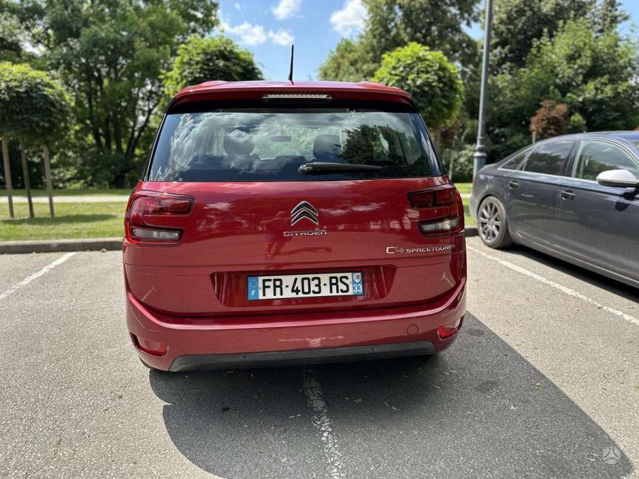 Red Citroen Grand C4 SpaceToure 2020 in Taurage, with an engine capacity of 1.50 L and mileage of 139 thousand km for 6900 €, photo 6 on AUTOMOTO.COM.LV