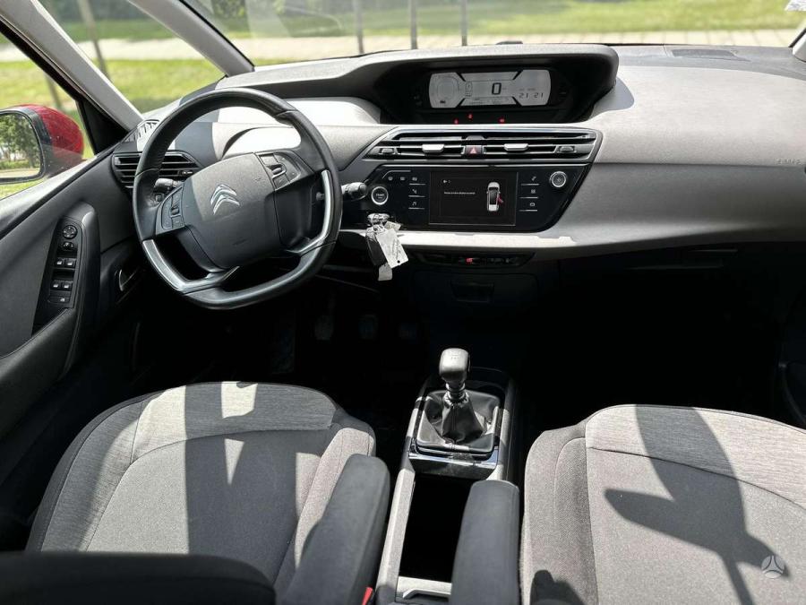 Red Citroen Grand C4 SpaceToure 2020 in Taurage, with an engine capacity of 1.50 L and mileage of 139 thousand km for 6900 €, photo 8 on AUTOMOTO.COM.LV