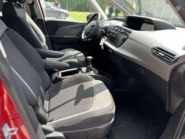 Red Citroen Grand C4 SpaceToure 2020 in Taurage, with an engine capacity of 1.50 L and mileage of 139 thousand km for 6900 €, photo 8 on AUTOMOTO.COM.LV