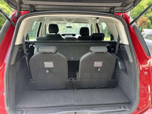 Red Citroen Grand C4 SpaceToure 2020 in Taurage, with an engine capacity of 1.50 L and mileage of 139 thousand km for 6900 €, photo 10 on AUTOMOTO.COM.LV