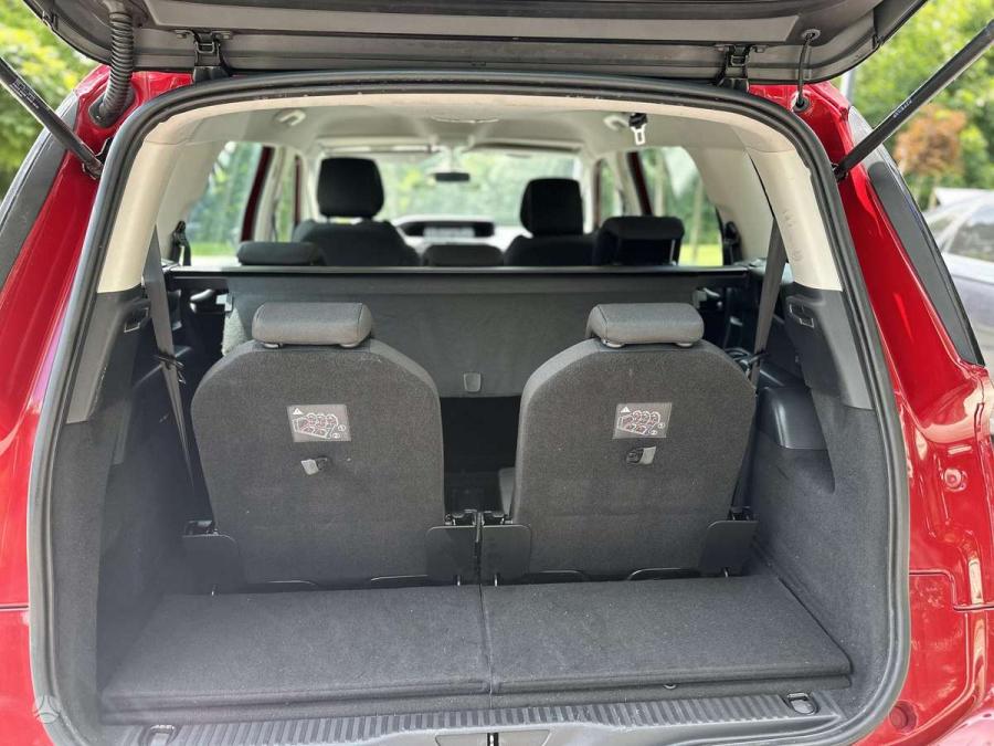Red Citroen Grand C4 SpaceToure 2020 in Taurage, with an engine capacity of 1.50 L and mileage of 139 thousand km for 6900 €, photo 11 on AUTOMOTO.COM.LV