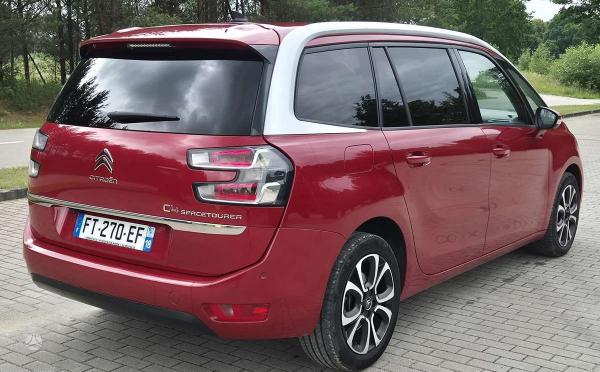Sarkans Citroen Grand C4 SpaceToure 2020 Tauragė, ar dzinēja tilpumu 1.50 L un nobraukumu 288 tūkst. km par 6300 €, foto 2 vietnē AUTOMOTO.COM.LV