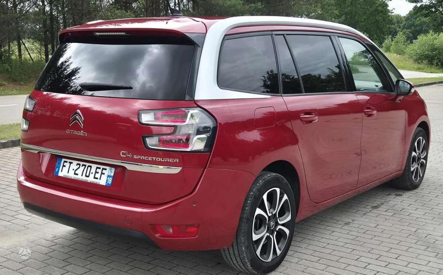 Red Citroen Grand C4 SpaceToure 2020 in Taurage, with an engine capacity of 1.50 L and mileage of 288 thousand km for 6300 €, photo 3 on AUTOMOTO.COM.LV