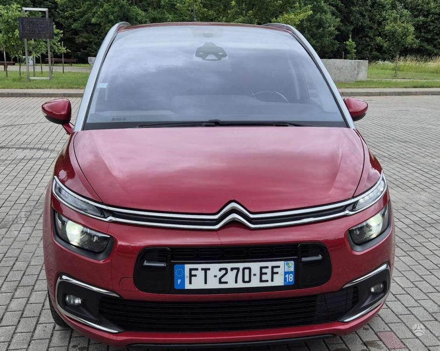 Red Citroen Grand C4 SpaceToure 2020 in Taurage, with an engine capacity of 1.50 L and mileage of 288 thousand km for 6300 €, photo 6 on AUTOMOTO.COM.LV