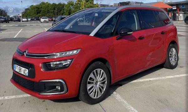 Red Citroen Grand C4 SpaceToure 2020 in Vilnius, with an engine capacity of 1.50 L and mileage of 137 thousand km for 9100 €, photo 1 on AUTOMOTO.COM.LV
