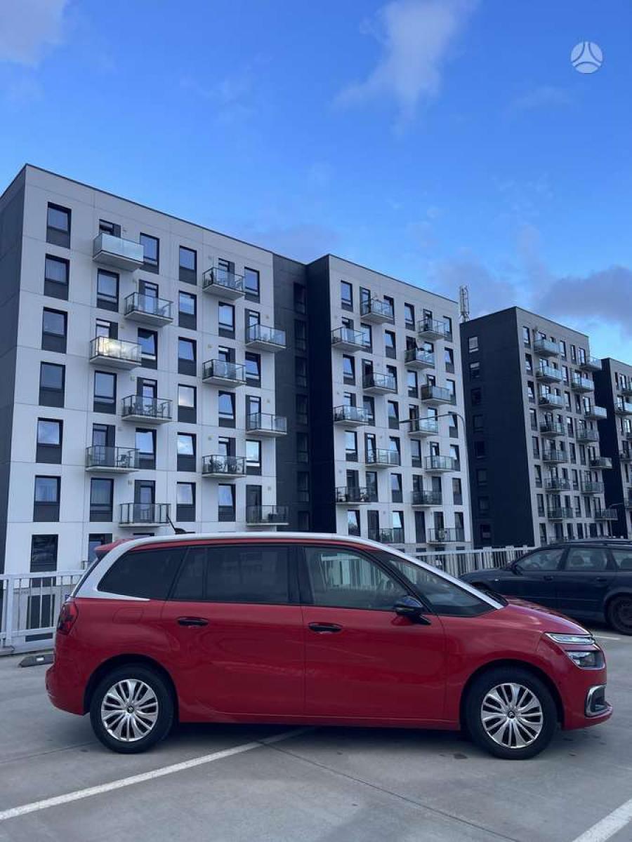 Sarkans Citroen Grand C4 SpaceToure 2020 Viļņa, ar dzinēja tilpumu 1.50 L un nobraukumu 137 tūkst. km par 9100 €, foto 6 vietnē AUTOMOTO.COM.LV
