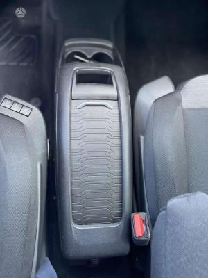 Sarkans Citroen Grand C4 SpaceToure 2020 Viļņa, ar dzinēja tilpumu 1.50 L un nobraukumu 137 tūkst. km par 9100 €, foto 19 vietnē AUTOMOTO.COM.LV