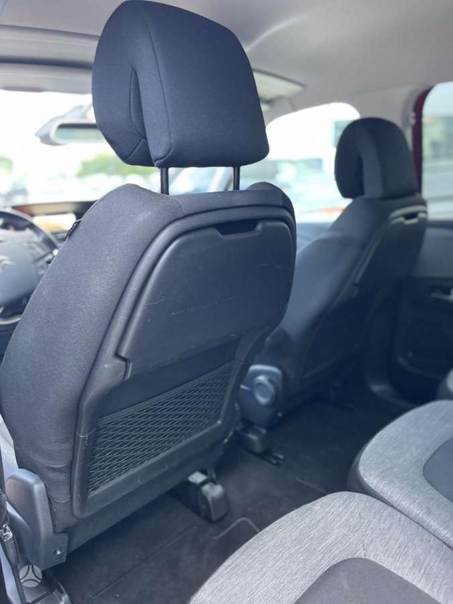 Sarkans Citroen Grand C4 SpaceToure 2020 Viļņa, ar dzinēja tilpumu 1.50 L un nobraukumu 137 tūkst. km par 9100 €, foto 24 vietnē AUTOMOTO.COM.LV