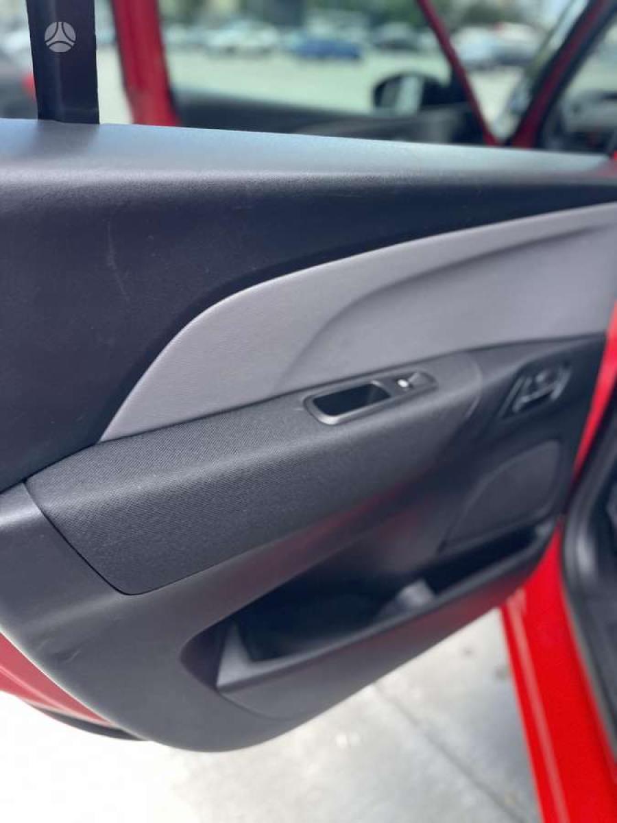Sarkans Citroen Grand C4 SpaceToure 2020 Viļņa, ar dzinēja tilpumu 1.50 L un nobraukumu 137 tūkst. km par 9100 €, foto 25 vietnē AUTOMOTO.COM.LV