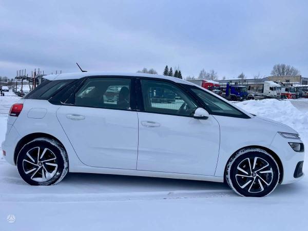 White Citroen Grand C4 SpaceToure 2019 in Taurage, with an engine capacity of 1.50 L and mileage of 250 thousand km for 5400 €, photo 5 on AUTOMOTO.COM.LV