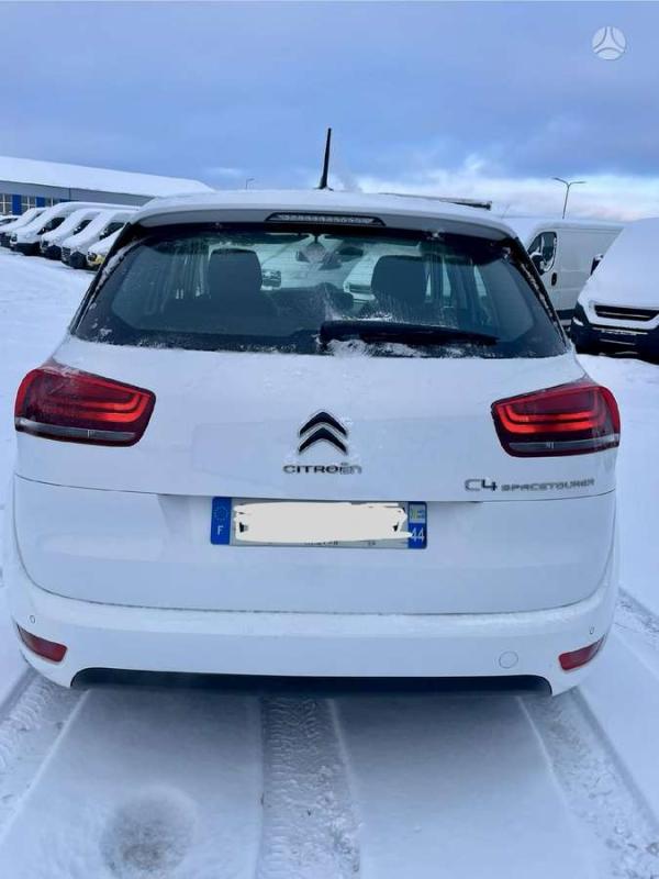 White Citroen Grand C4 SpaceToure 2019 in Taurage, with an engine capacity of 1.50 L and mileage of 250 thousand km for 5400 €, photo 7 on AUTOMOTO.COM.LV