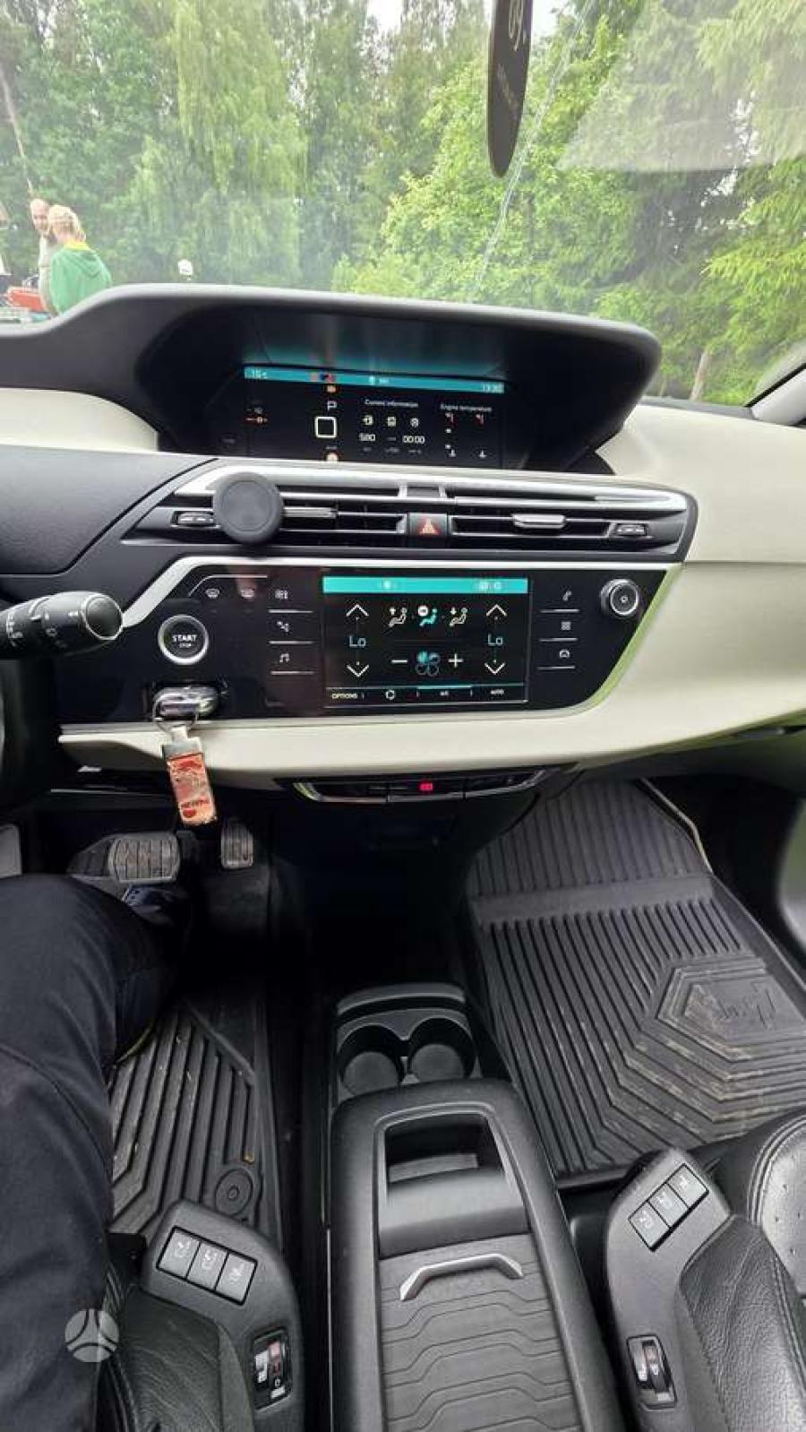 Balts Citroen Grand C4 SpaceToure 2019 Tauragė, ar dzinēja tilpumu 1.50 L un nobraukumu 215 tūkst. km par 7900 €, foto 16 vietnē AUTOMOTO.COM.LV