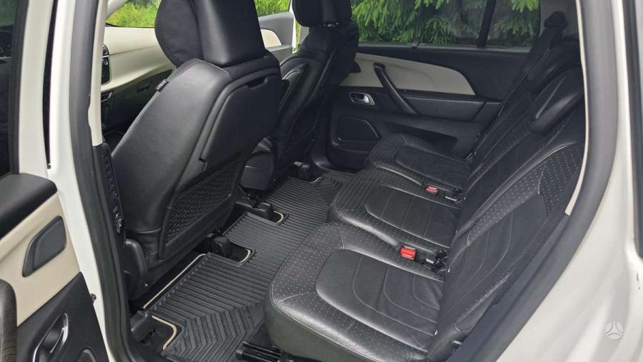 Balts Citroen Grand C4 SpaceToure 2019 Tauragė, ar dzinēja tilpumu 1.50 L un nobraukumu 215 tūkst. km par 7900 €, foto 26 vietnē AUTOMOTO.COM.LV
