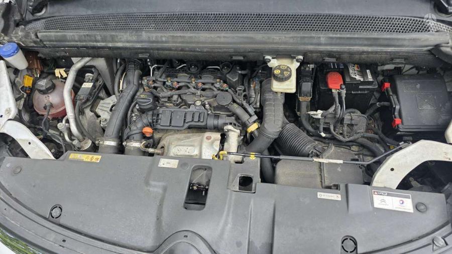 Balts Citroen Grand C4 SpaceToure 2019 Tauragė, ar dzinēja tilpumu 1.50 L un nobraukumu 215 tūkst. km par 7900 €, foto 30 vietnē AUTOMOTO.COM.LV