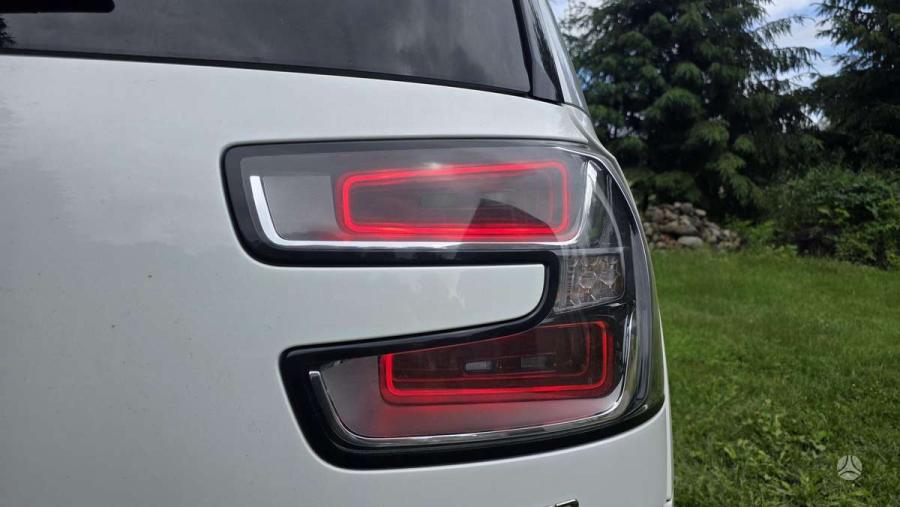 Balts Citroen Grand C4 SpaceToure 2019 Tauragė, ar dzinēja tilpumu 1.50 L un nobraukumu 215 tūkst. km par 7900 €, foto 39 vietnē AUTOMOTO.COM.LV