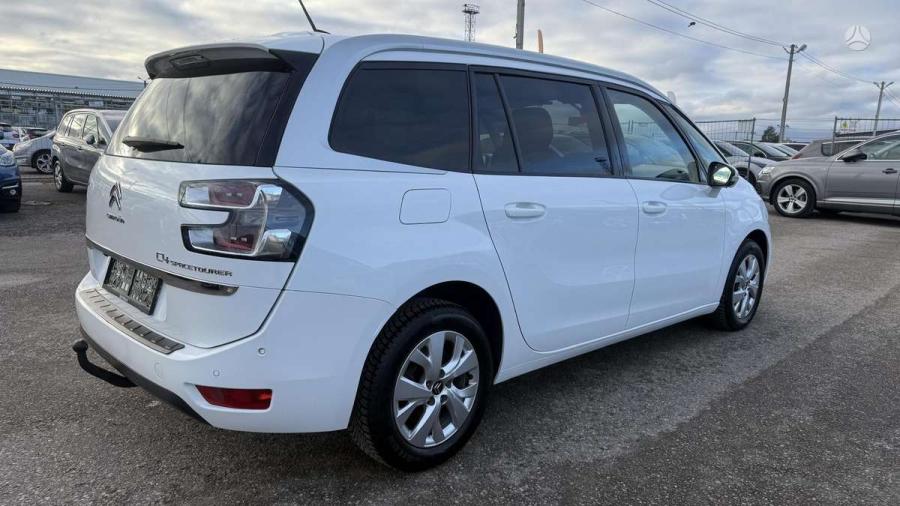 White Citroen Grand C4 SpaceToure 2018 in Kaunas, with an engine capacity of 1.50 L and mileage of 265 thousand km for 7990 €, photo 2 on AUTOMOTO.COM.LV