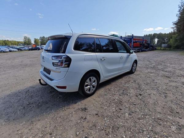White Citroen Grand C4 SpaceToure 2018 in Kaunas, with an engine capacity of 1.56 L and mileage of 229 thousand km for 6850 €, photo 5 on AUTOMOTO.COM.LV