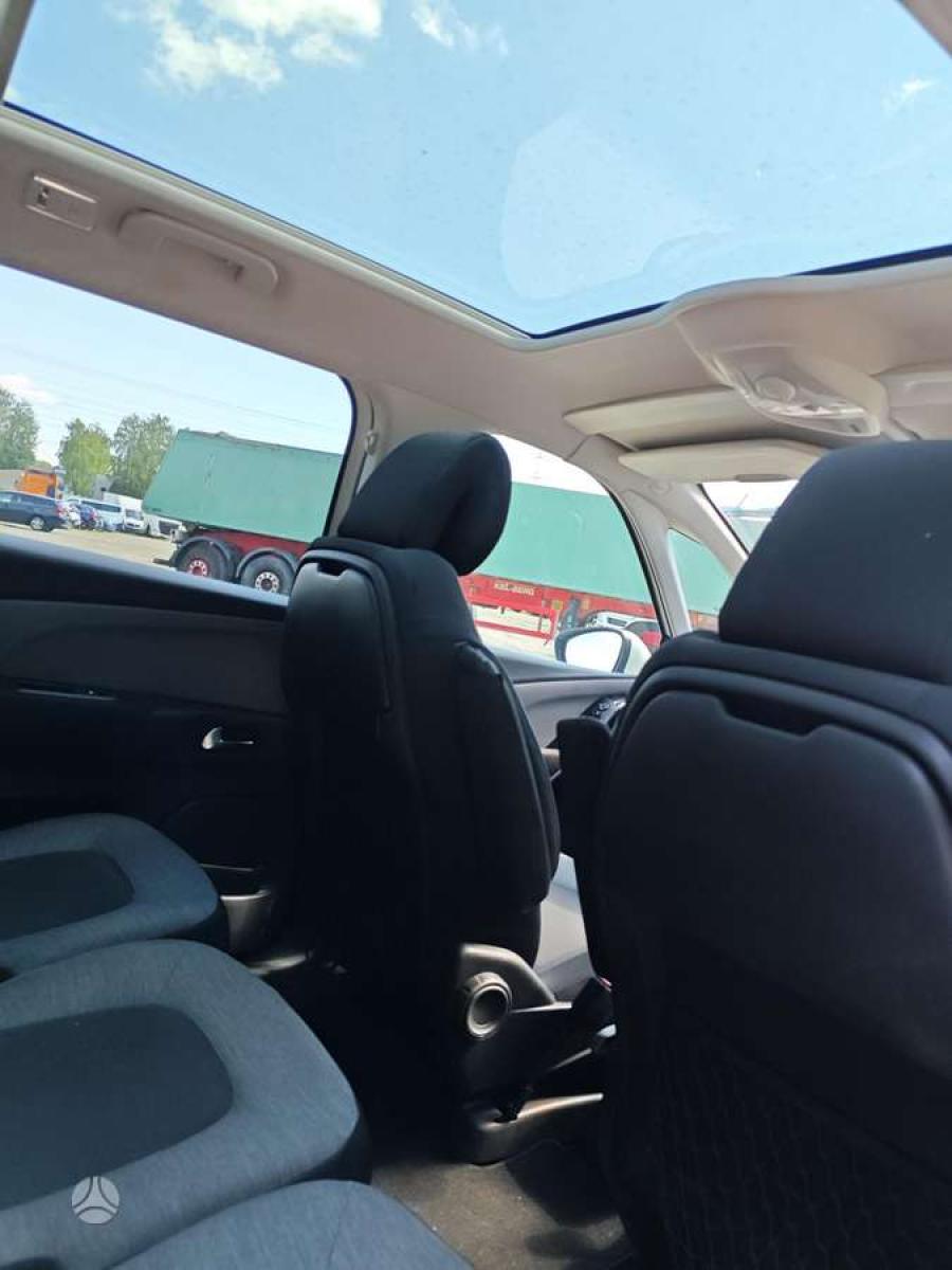 Balts Citroen Grand C4 SpaceToure 2018 Kauņa, ar dzinēja tilpumu 1.56 L un nobraukumu 229 tūkst. km par 6850 €, foto 11 vietnē AUTOMOTO.COM.LV