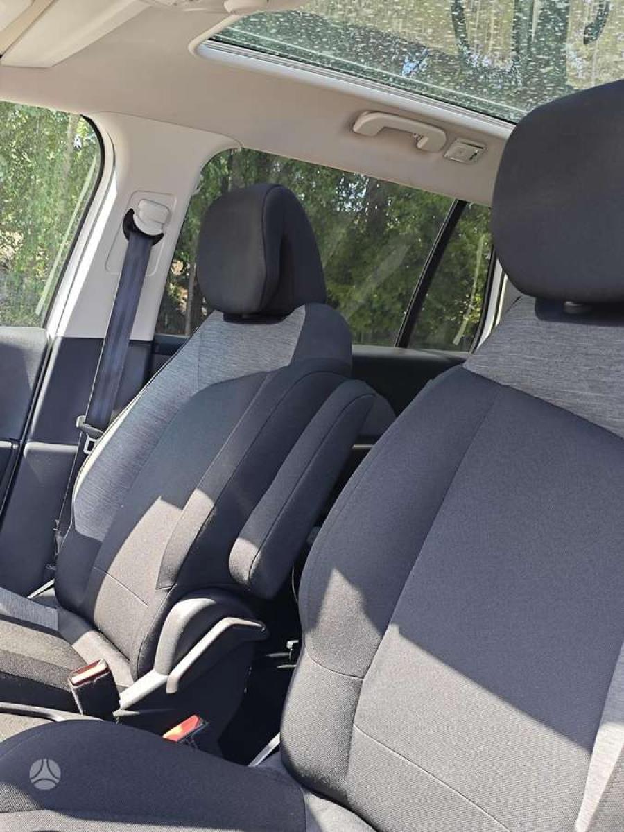 Balts Citroen Grand C4 SpaceToure 2018 Kauņa, ar dzinēja tilpumu 1.56 L un nobraukumu 229 tūkst. km par 6850 €, foto 19 vietnē AUTOMOTO.COM.LV