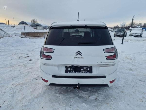 White Citroen Grand C4 SpaceToure 2019 in Taurage, with an engine capacity of 1.50 L and mileage of 164 thousand km for 7200 €, photo 4 on AUTOMOTO.COM.LV