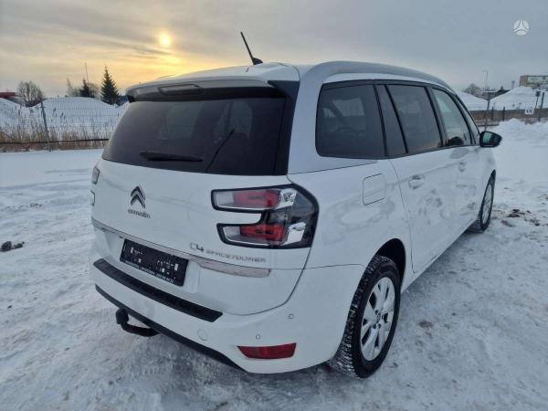 White Citroen Grand C4 SpaceToure 2019 in Taurage, with an engine capacity of 1.50 L and mileage of 164 thousand km for 7200 €, photo 5 on AUTOMOTO.COM.LV
