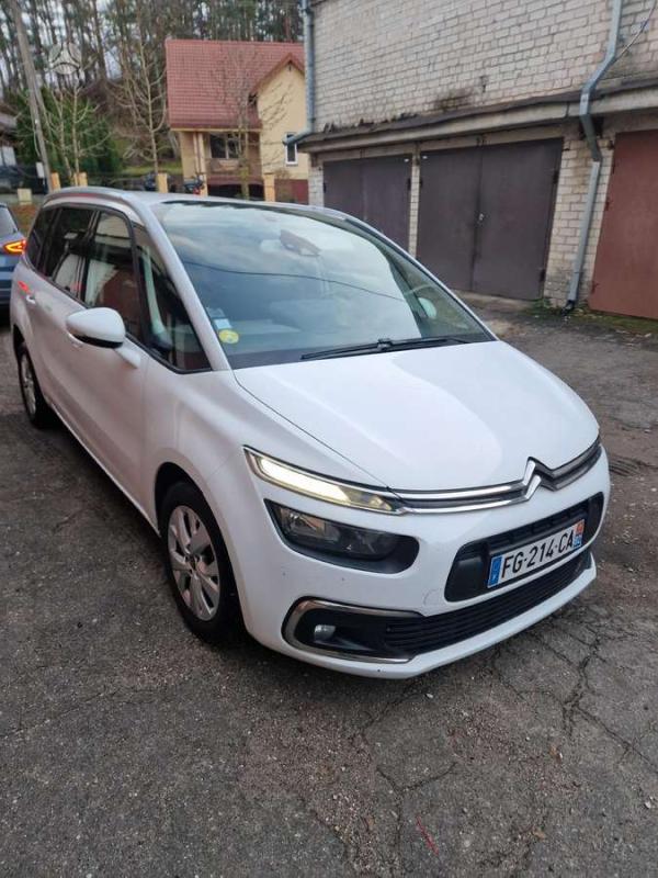 Balts Citroen Grand C4 SpaceToure 2019 Viļņa, ar dzinēja tilpumu 1.50 L un nobraukumu 230 tūkst. km par 7500 €, foto 1 vietnē AUTOMOTO.COM.LV