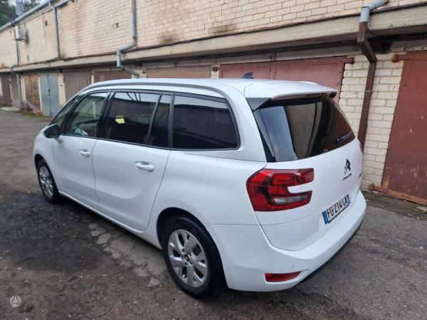 Balts Citroen Grand C4 SpaceToure 2019 Viļņa, ar dzinēja tilpumu 1.50 L un nobraukumu 230 tūkst. km par 7500 €, foto 3 vietnē AUTOMOTO.COM.LV
