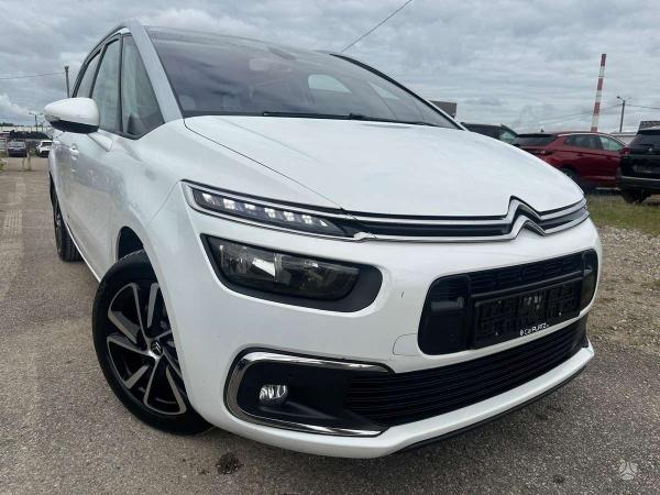 White Citroen Grand C4 SpaceToure 2019 in Vilnius, with an engine capacity of 1.50 L and mileage of 194 thousand km for 8450 €, photo 2 on AUTOMOTO.COM.LV