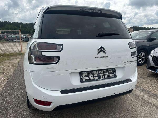 White Citroen Grand C4 SpaceToure 2019 in Vilnius, with an engine capacity of 1.50 L and mileage of 194 thousand km for 8450 €, photo 6 on AUTOMOTO.COM.LV