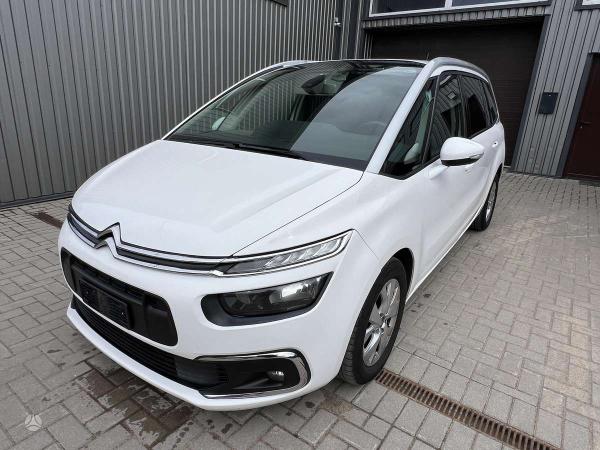 Balts Citroen Grand C4 SpaceToure 2019 Telšiai, ar dzinēja tilpumu 1.50 L un nobraukumu 269 tūkst. km par 4799 €, foto 3 vietnē AUTOMOTO.COM.LV