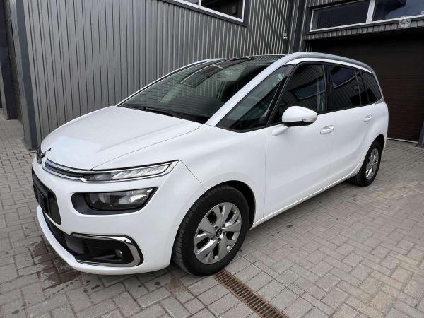 Balts Citroen Grand C4 SpaceToure 2019 Telšiai, ar dzinēja tilpumu 1.50 L un nobraukumu 269 tūkst. km par 4799 €, foto 4 vietnē AUTOMOTO.COM.LV