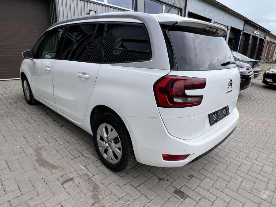 Balts Citroen Grand C4 SpaceToure 2019 Telšiai, ar dzinēja tilpumu 1.50 L un nobraukumu 269 tūkst. km par 4799 €, foto 7 vietnē AUTOMOTO.COM.LV