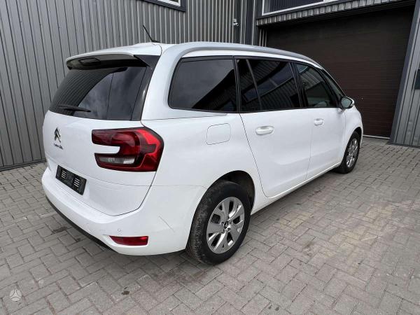 Balts Citroen Grand C4 SpaceToure 2019 Telšiai, ar dzinēja tilpumu 1.50 L un nobraukumu 269 tūkst. km par 4799 €, foto 7 vietnē AUTOMOTO.COM.LV