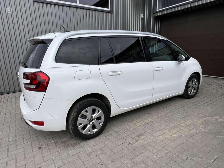 Balts Citroen Grand C4 SpaceToure 2019 Telšiai, ar dzinēja tilpumu 1.50 L un nobraukumu 269 tūkst. km par 4799 €, foto 10 vietnē AUTOMOTO.COM.LV