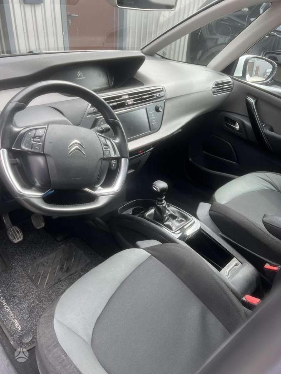 Balts Citroen Grand C4 SpaceToure 2019 Telšiai, ar dzinēja tilpumu 1.50 L un nobraukumu 269 tūkst. km par 4799 €, foto 12 vietnē AUTOMOTO.COM.LV