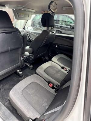 Balts Citroen Grand C4 SpaceToure 2019 Telšiai, ar dzinēja tilpumu 1.50 L un nobraukumu 269 tūkst. km par 4799 €, foto 14 vietnē AUTOMOTO.COM.LV