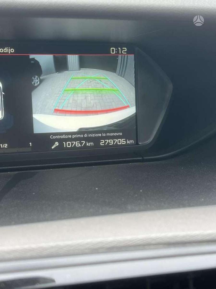 Balts Citroen Grand C4 SpaceToure 2019 Telšiai, ar dzinēja tilpumu 1.50 L un nobraukumu 269 tūkst. km par 4799 €, foto 16 vietnē AUTOMOTO.COM.LV