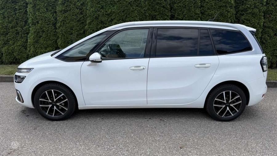 White Citroen Grand C4 SpaceToure 2019 in Kaunas, with an engine capacity of 1.50 L and mileage of 230 thousand km for 7700 €, photo 7 on AUTOMOTO.COM.LV
