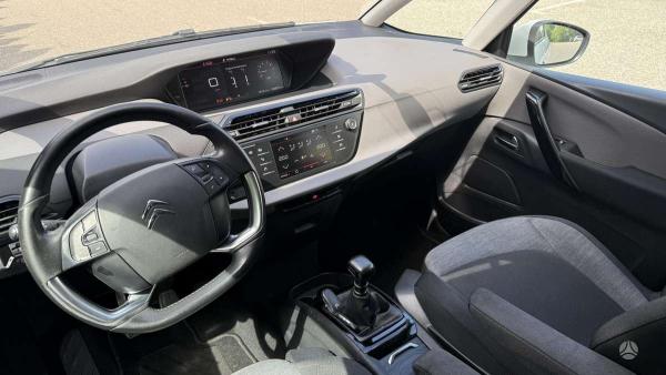 White Citroen Grand C4 SpaceToure 2019 in Kaunas, with an engine capacity of 1.50 L and mileage of 230 thousand km for 7700 €, photo 10 on AUTOMOTO.COM.LV