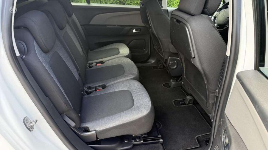 White Citroen Grand C4 SpaceToure 2019 in Kaunas, with an engine capacity of 1.50 L and mileage of 230 thousand km for 7700 €, photo 14 on AUTOMOTO.COM.LV