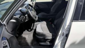 White Citroen Grand C4 SpaceToure 2019 in Kaunas, with an engine capacity of 1.50 L and mileage of 230 thousand km for 7700 €, photo 16 on AUTOMOTO.COM.LV